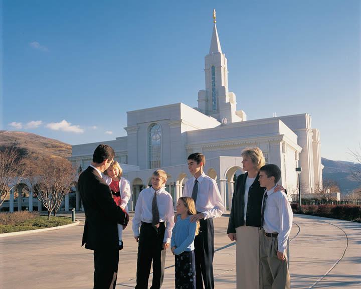 Famille-mormone - Temple de Paris, France